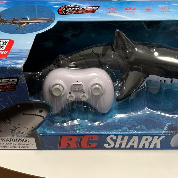 Video Games & Consoles | Rc Shark With Black And White Controller ...